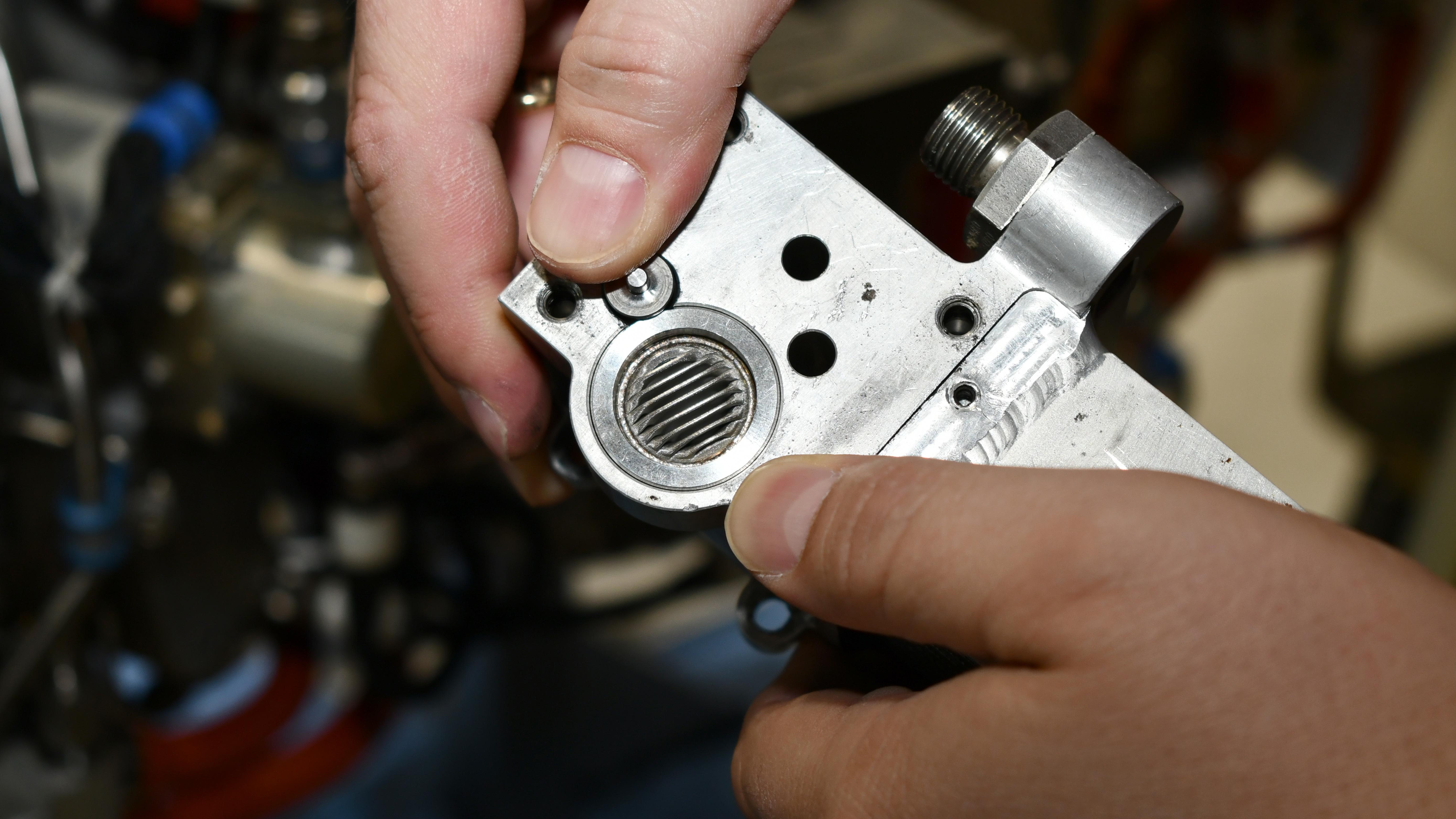 Creative engineering solution at FRCE overcomes shortage of V-22 APU ...